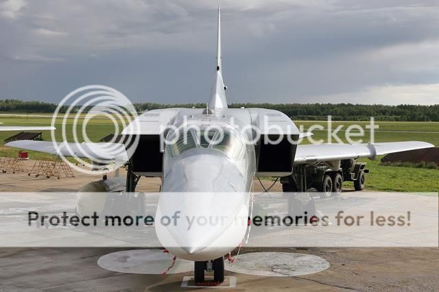 [Concluído] Tupolev TU-26 Backfire C - Esci - 1/72 - PlastiBrasil.com ...