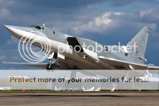 [Concluído] Tupolev TU-26 Backfire C - Esci - 1/72 - PlastiBrasil.com ...